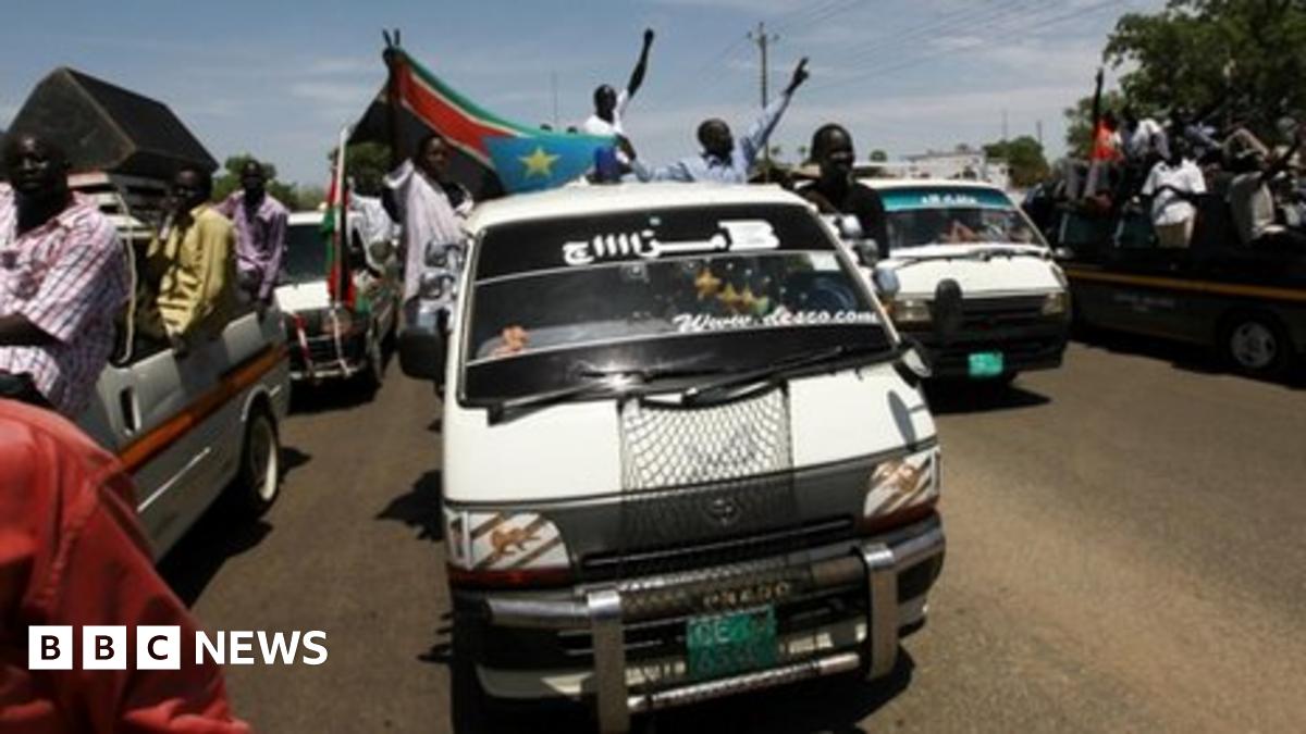 Sudan troops 'advance on Heglig oil field' - BBC News