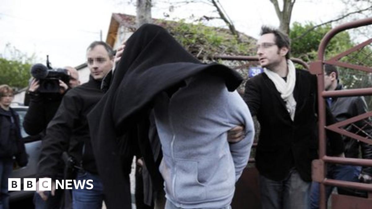 France murders: Two suspects held in Paris suburb - BBC News