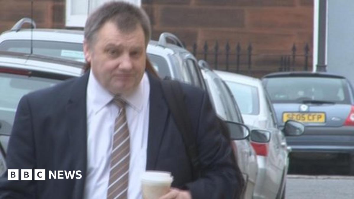 Dalbeattie man Stephen Maxwell's cash seized by court - BBC News