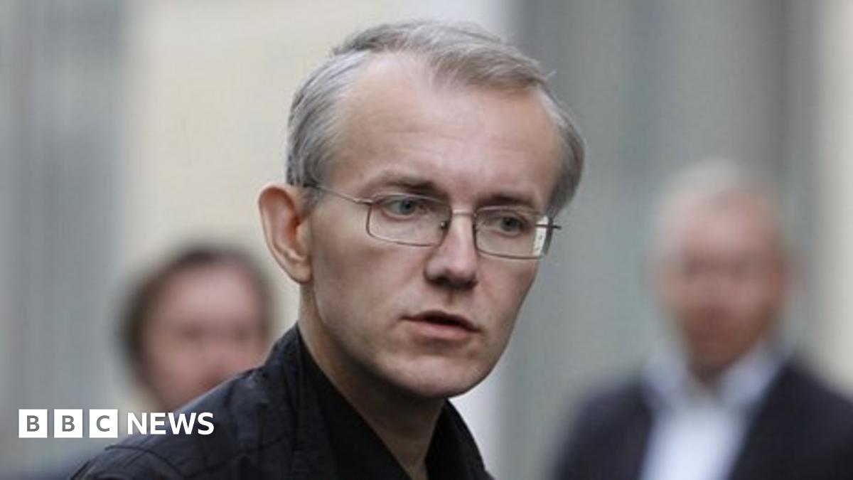 Russia elections: Candidate to continue hunger strike - BBC News