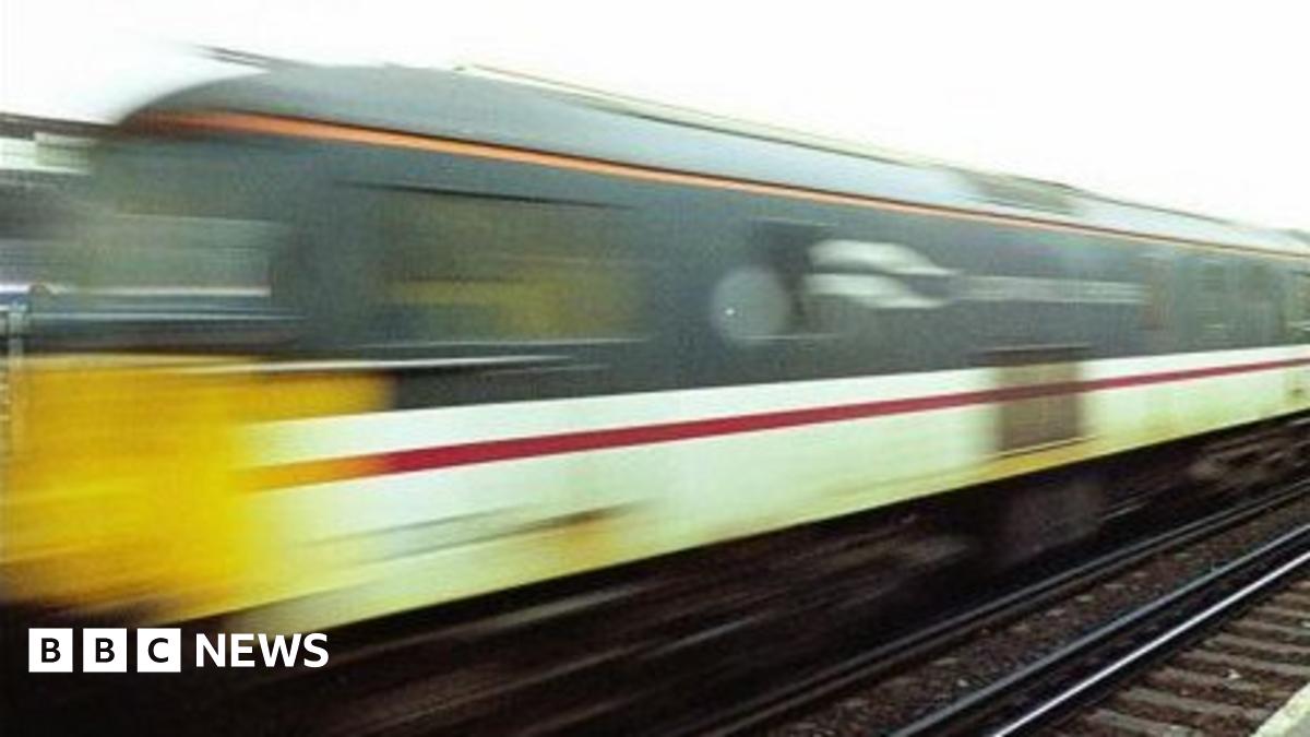 Southeastern fined £65,000 for 'out-of-control train' - BBC News