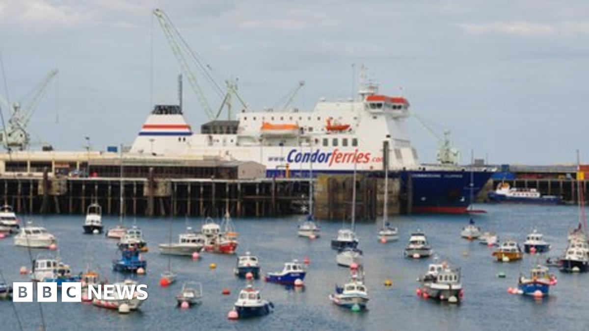 Fire on Condor Ferries' Commodore Clipper - BBC News