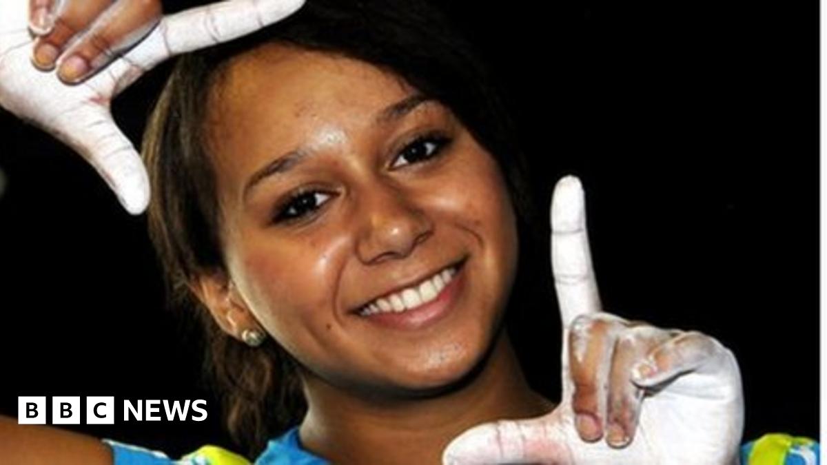 Zoe Smith aiming for Olympic weightlifting place - BBC News