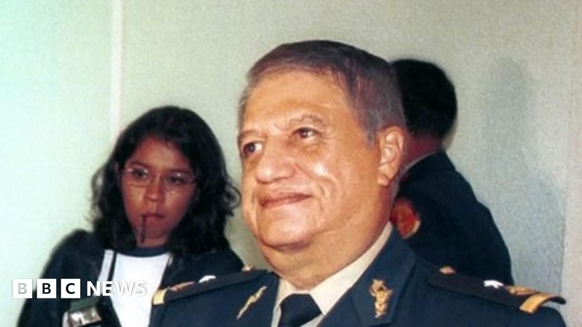 Controversial Mexican General Mario Acosta shot dead - BBC News