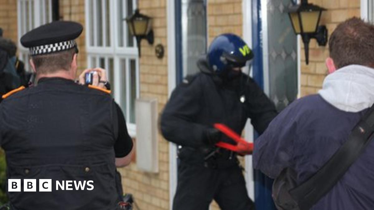 Bail for 30 arrested in police drugs raids in East of England - BBC News