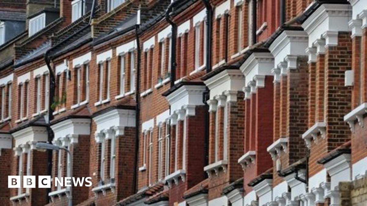 Slough housing shortage 'worst since the 1980s' - BBC News