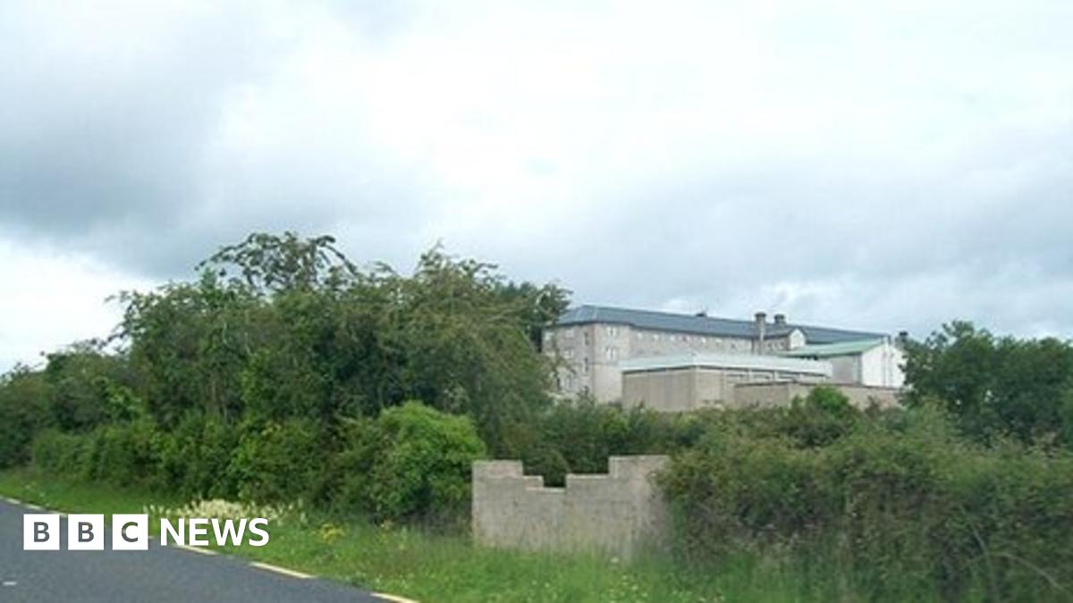 Arrests follow Cavan prison escape - BBC News