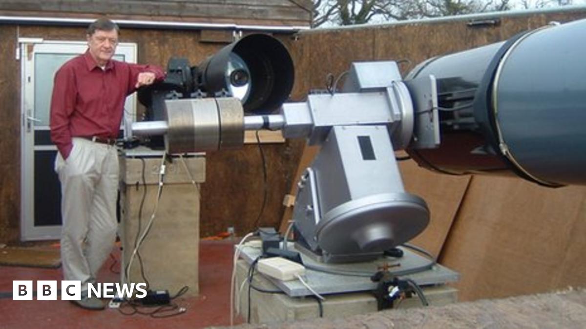 Astronomer Tom Boles's Coddenham wind turbine victory - BBC News