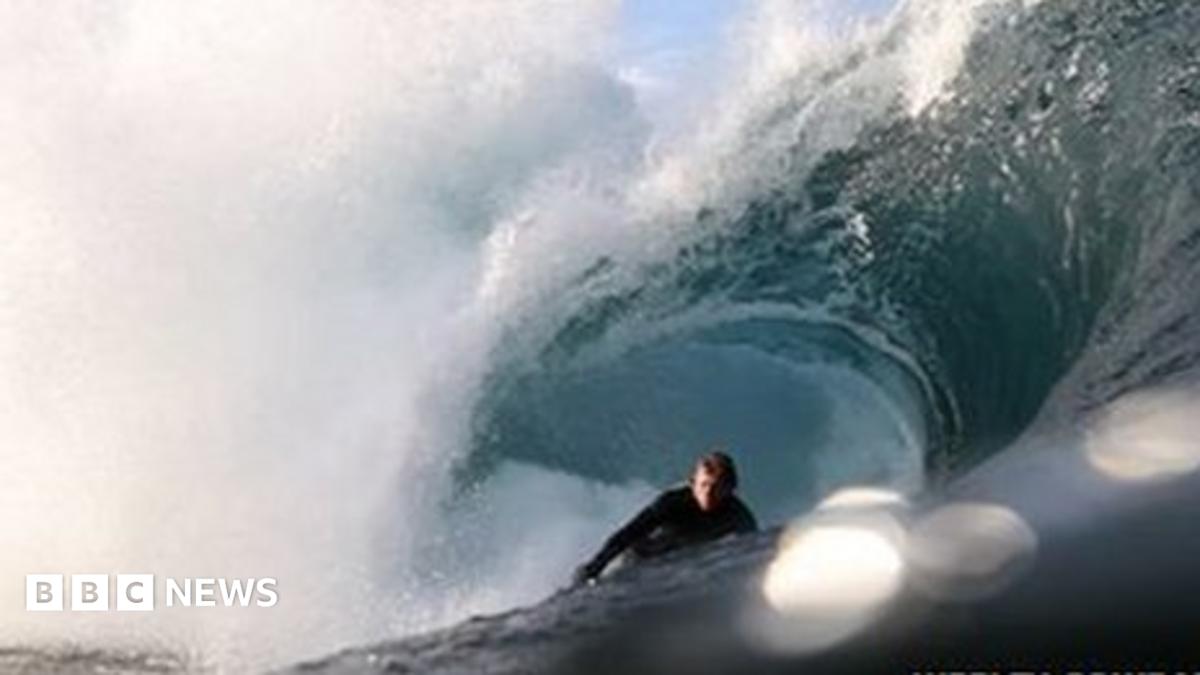 Ireland's surf scene on crest of 'big wave' - BBC News
