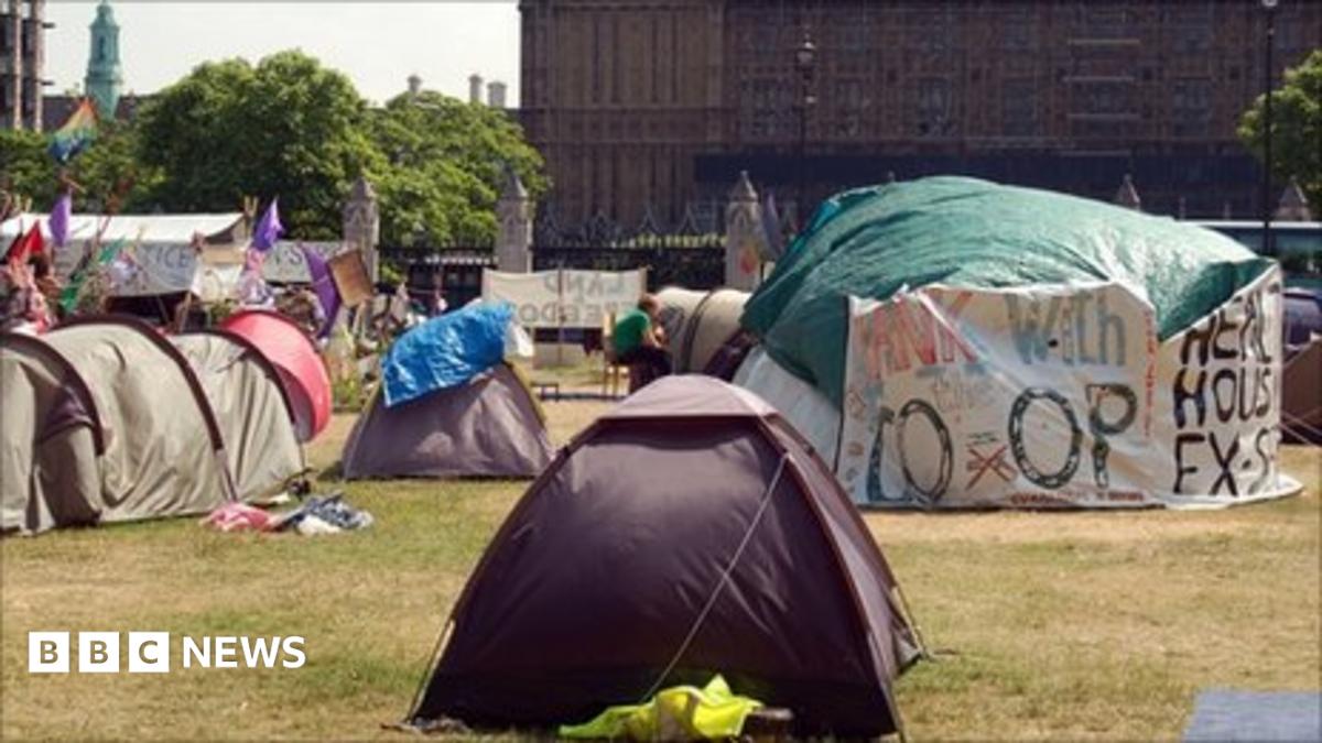 Parliament protest rules upheld - BBC News