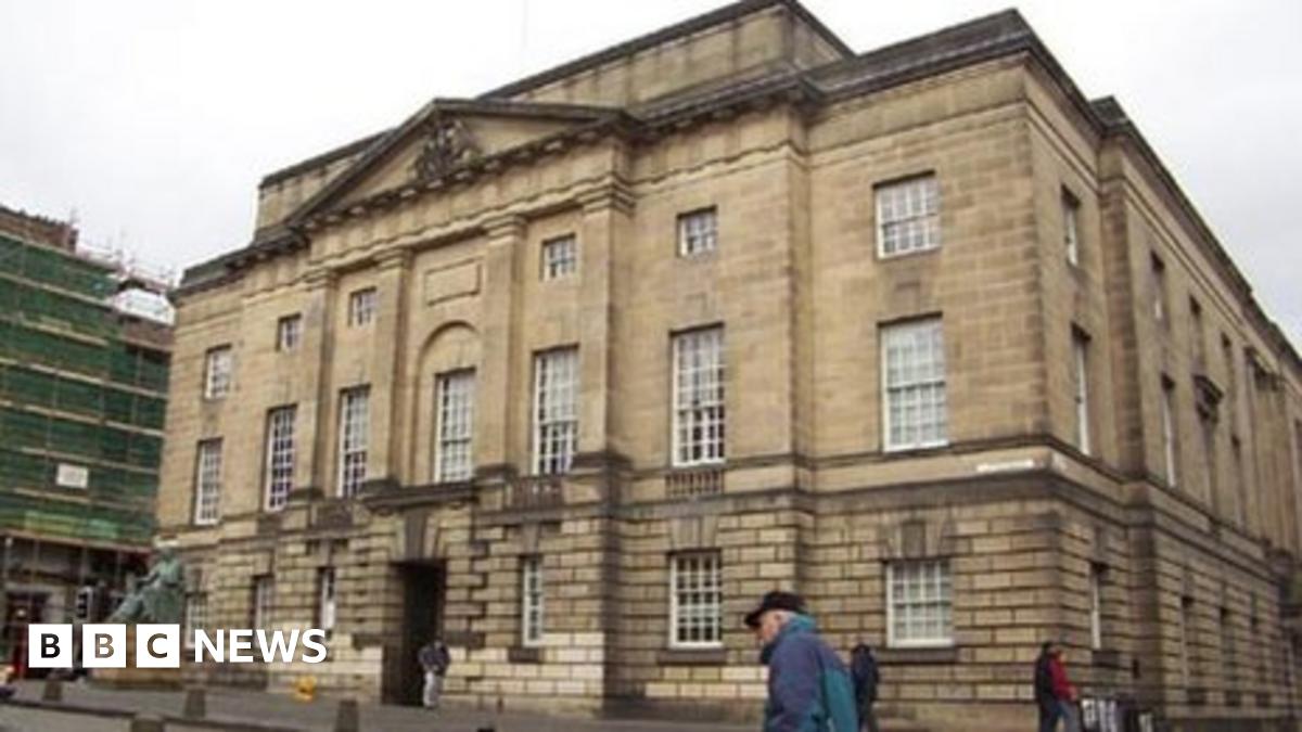 Dean Rippon admits Hawick murder charge - BBC News