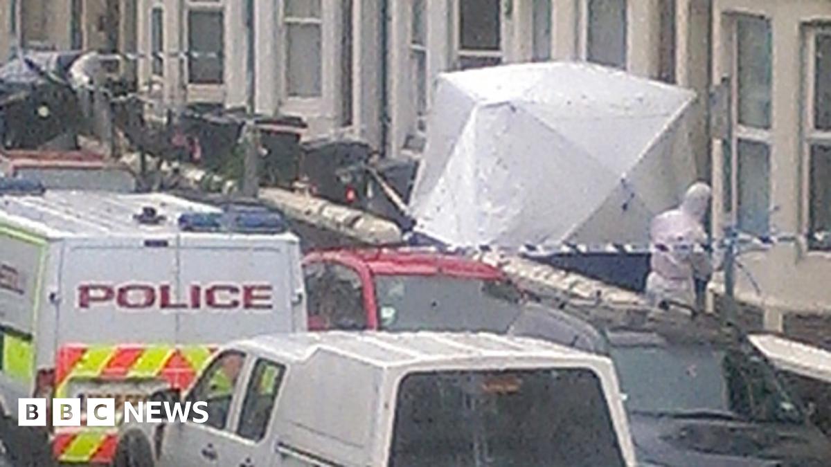 Cardiff police investigate man's murder in Roath - BBC News