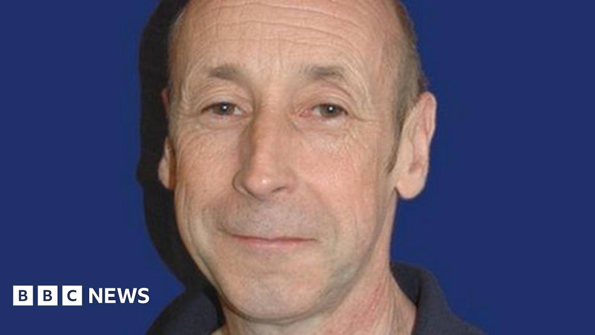 Family in tribute to B9157 fatal driver Alex Muirhead - BBC News