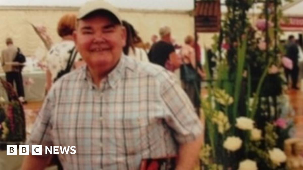 Peter Lewis murder: William Jones guilty of stabbing - BBC News