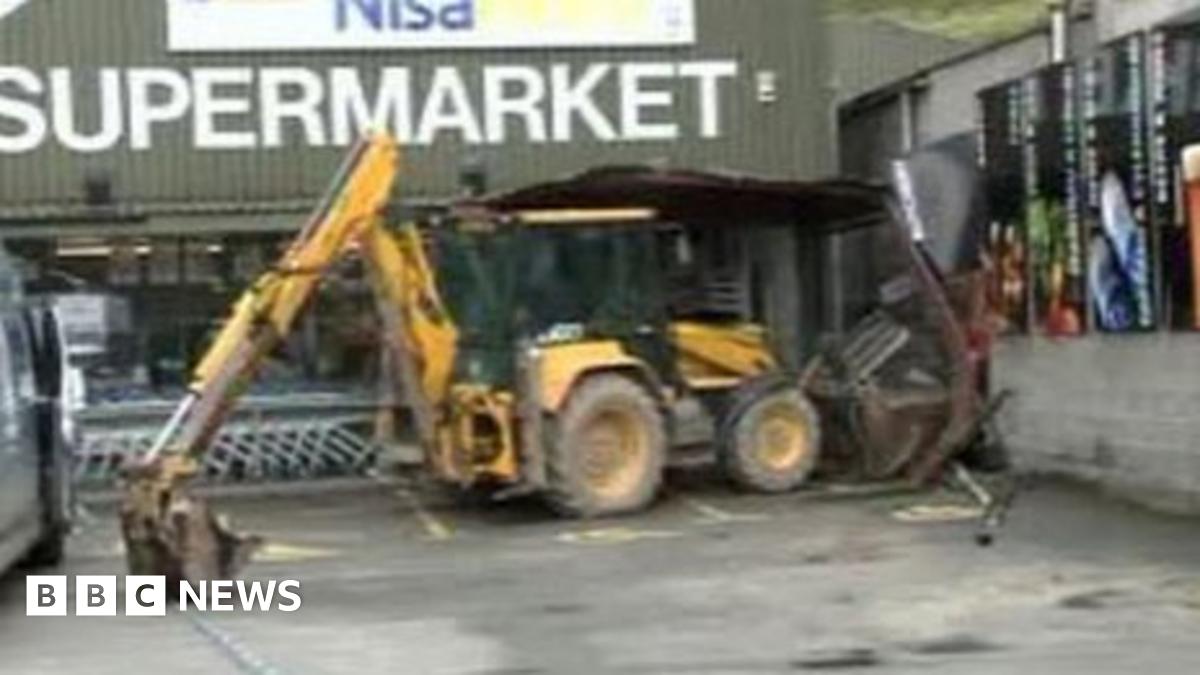 Digger in CK's Supermarkets 'ram raid' attack in Newcastle Emlyn - BBC News