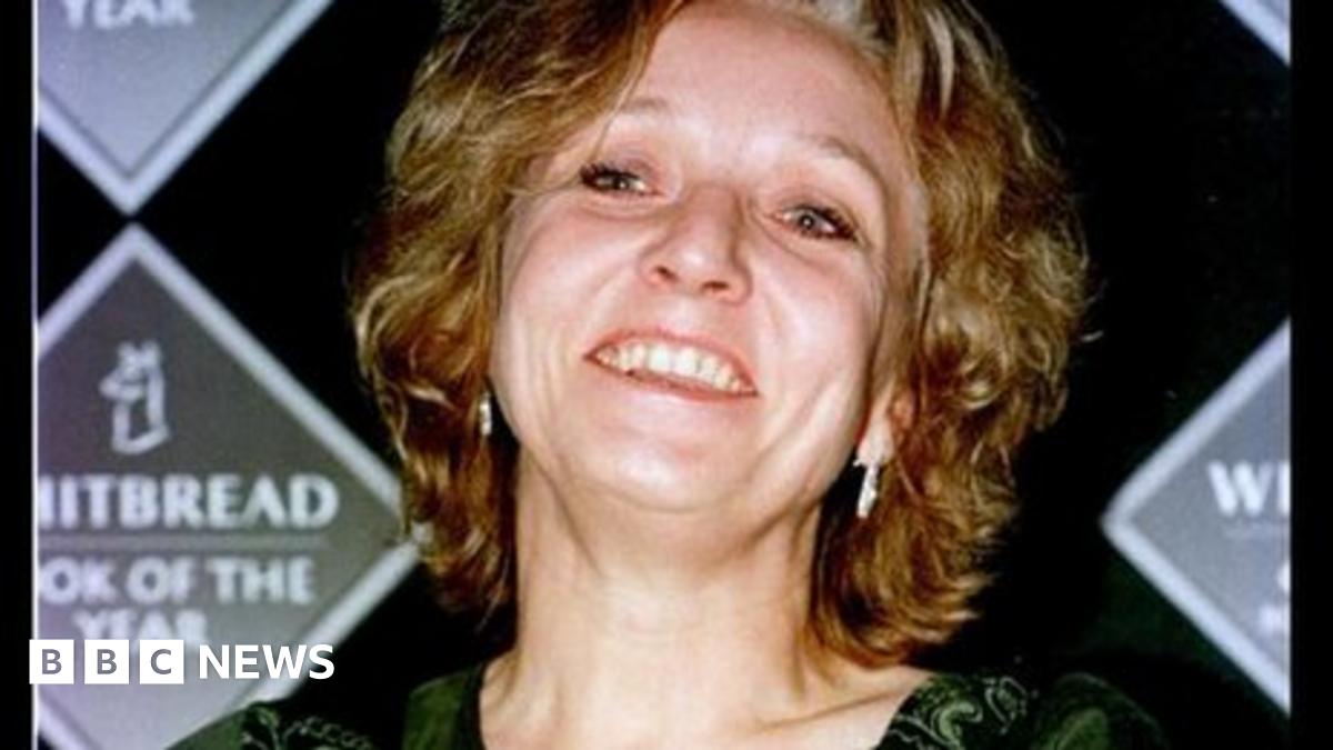 Author Anne Fine to open Bidford-on-Avon community library - BBC News