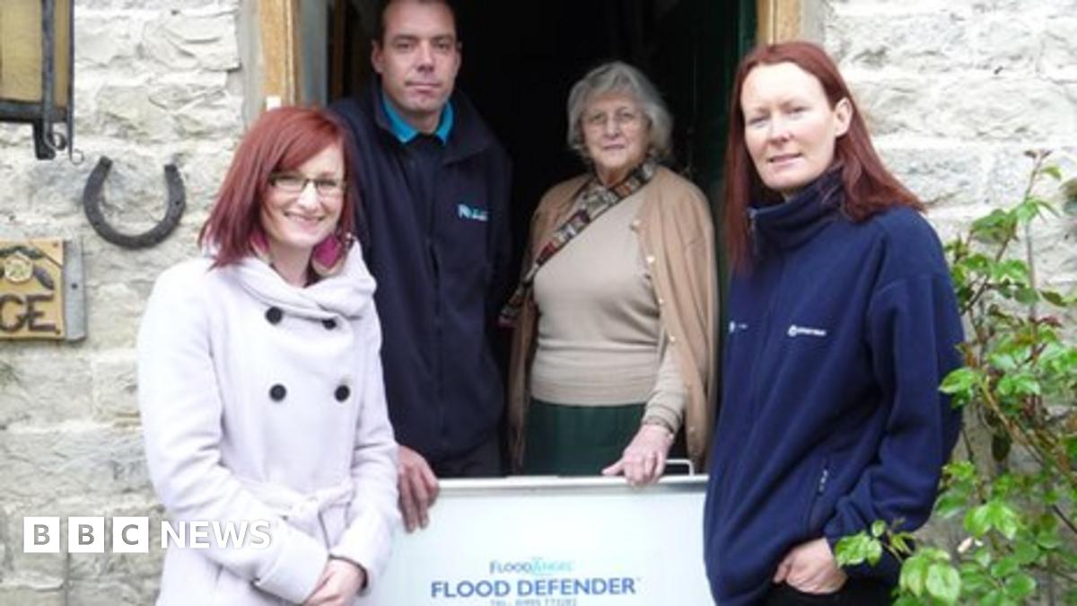 Flood protection to homes at risk in Pickering - BBC News