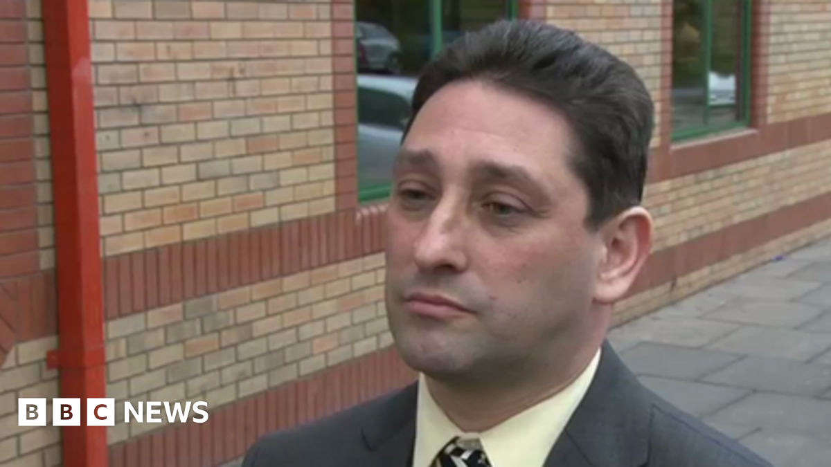 Cardiff council's Rodney Berman toppled in cull of leaders - BBC News