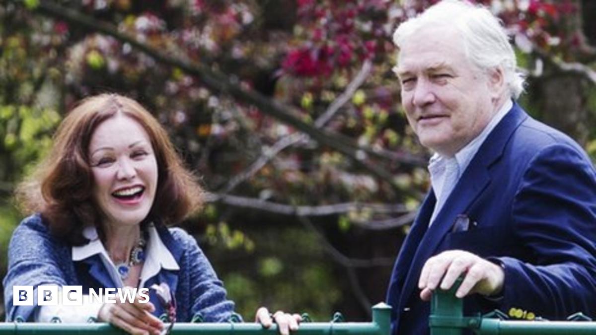 Conrad Black released from Miami prison - BBC News