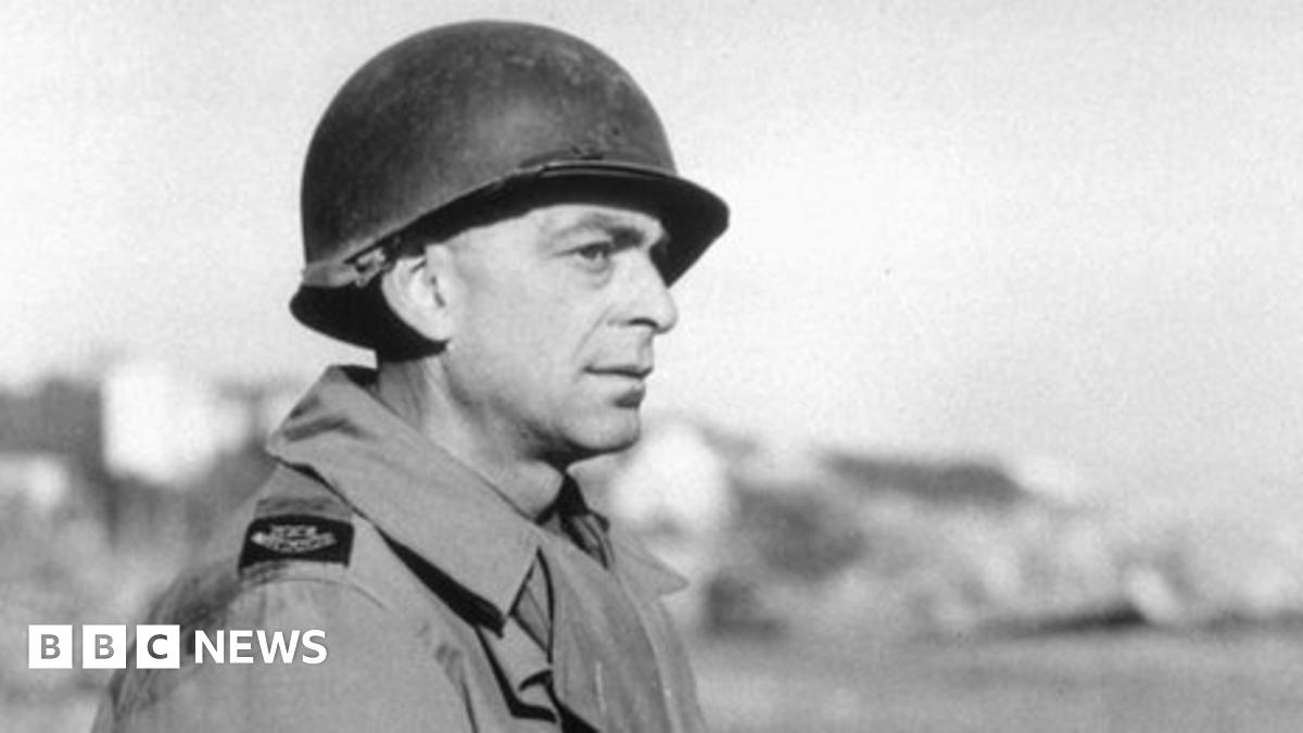 World War II scoop reporter receives AP apology - BBC News