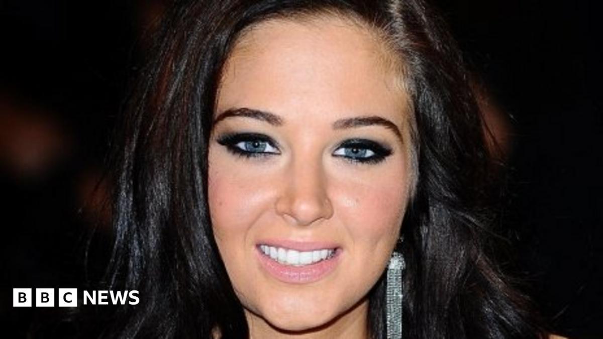 Tulisa scores solo number one hit - BBC News