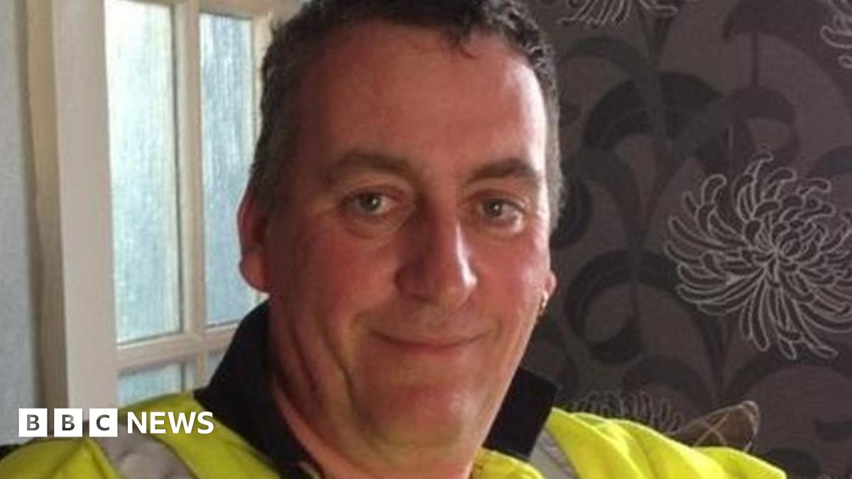 Royal Mail driver accused of Hampshire moped rider death - BBC News