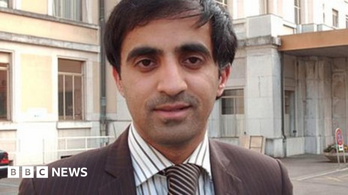 Rochdale grooming trial: Split views on race issue - BBC News