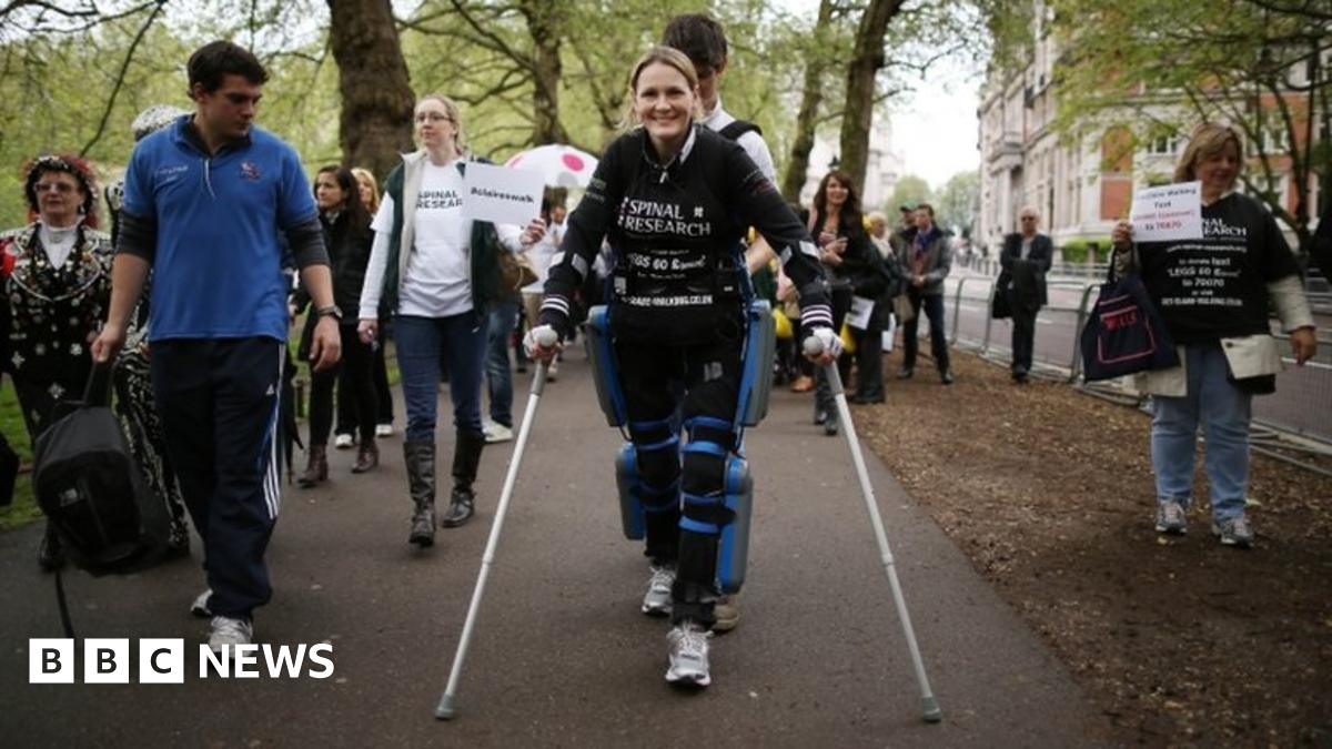 How does the 'bionic' marathon suit work? - BBC News