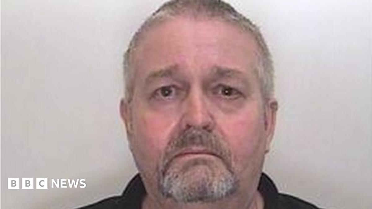Police 'confident' of finding sex offender John Radley - BBC News