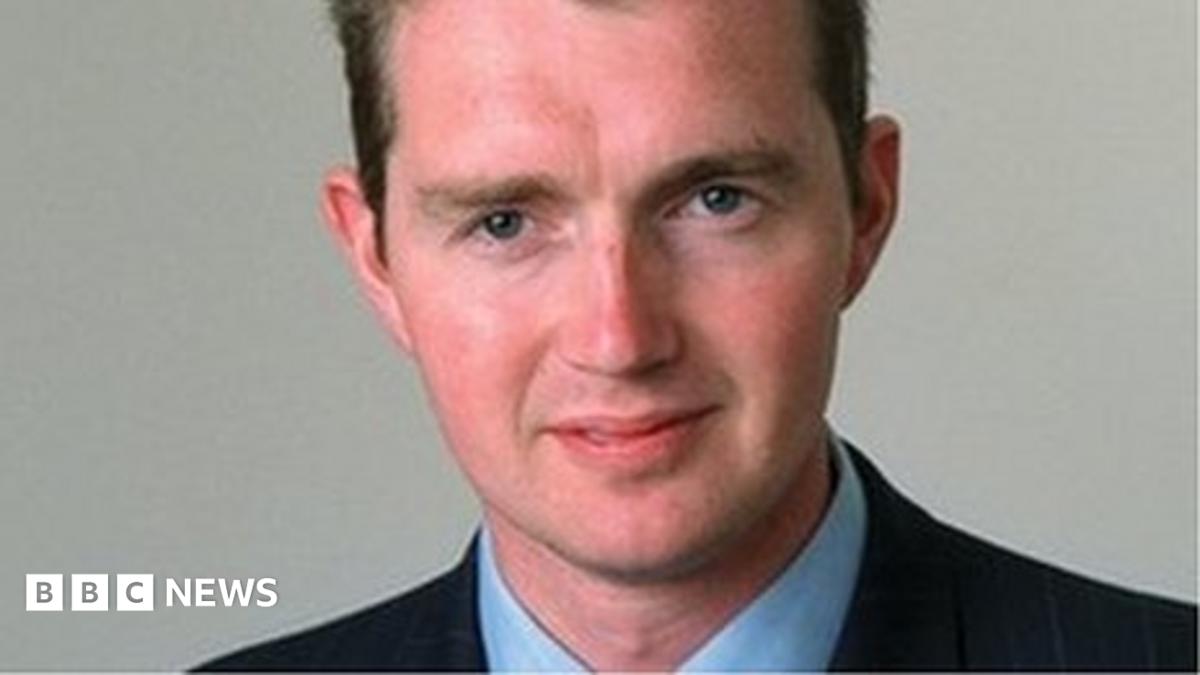 Tory MP David Davies sorry for 'incompetent government' - BBC News