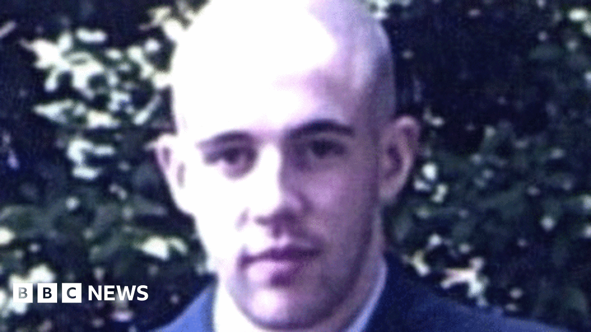 Family's concern for missing Monk Bretton man Ben Hey - BBC News