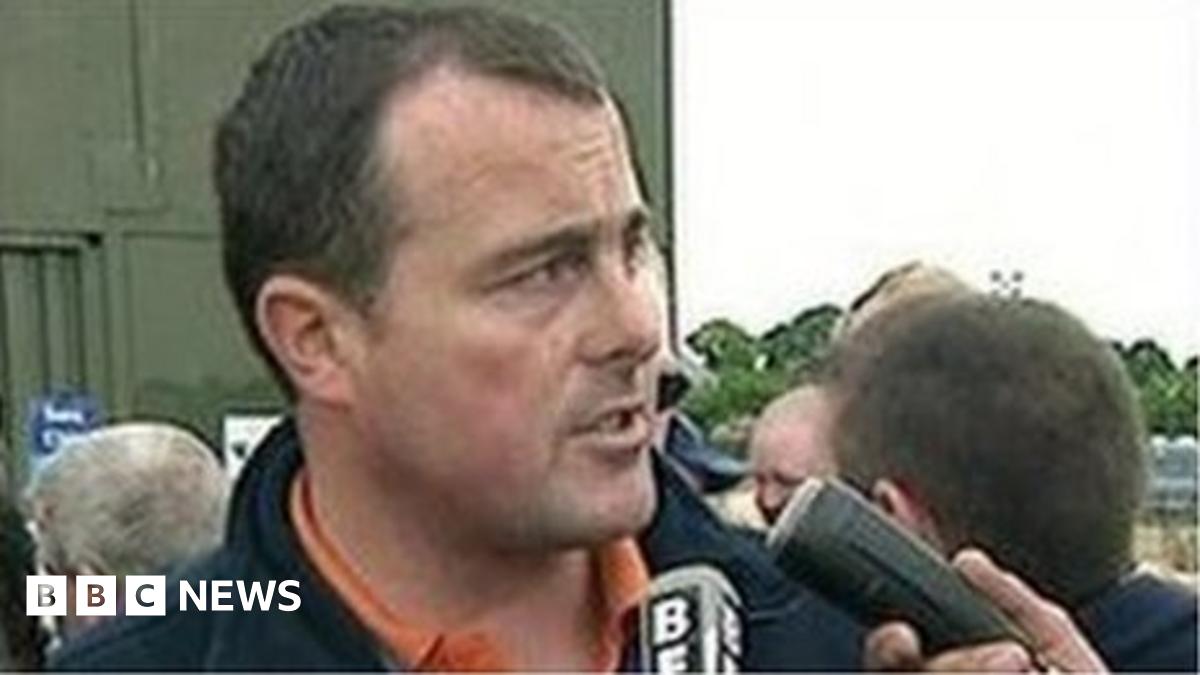 Mark Harbinson loses bid to overturn abuse conviction - BBC News