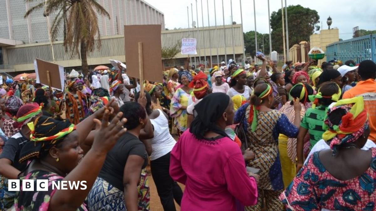 Guinea police fire tear gas to disperse angry protests - BBC News