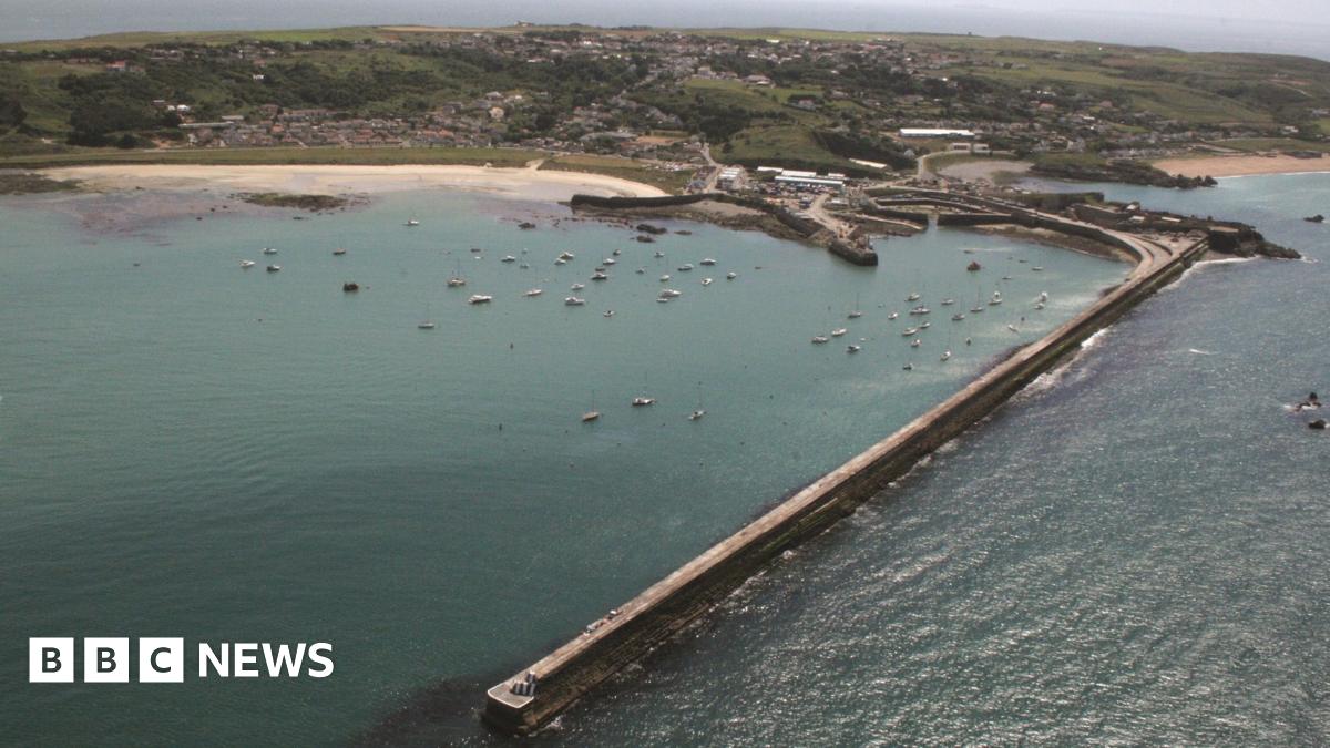 Alderney ferry service's first sailing preparations - BBC News