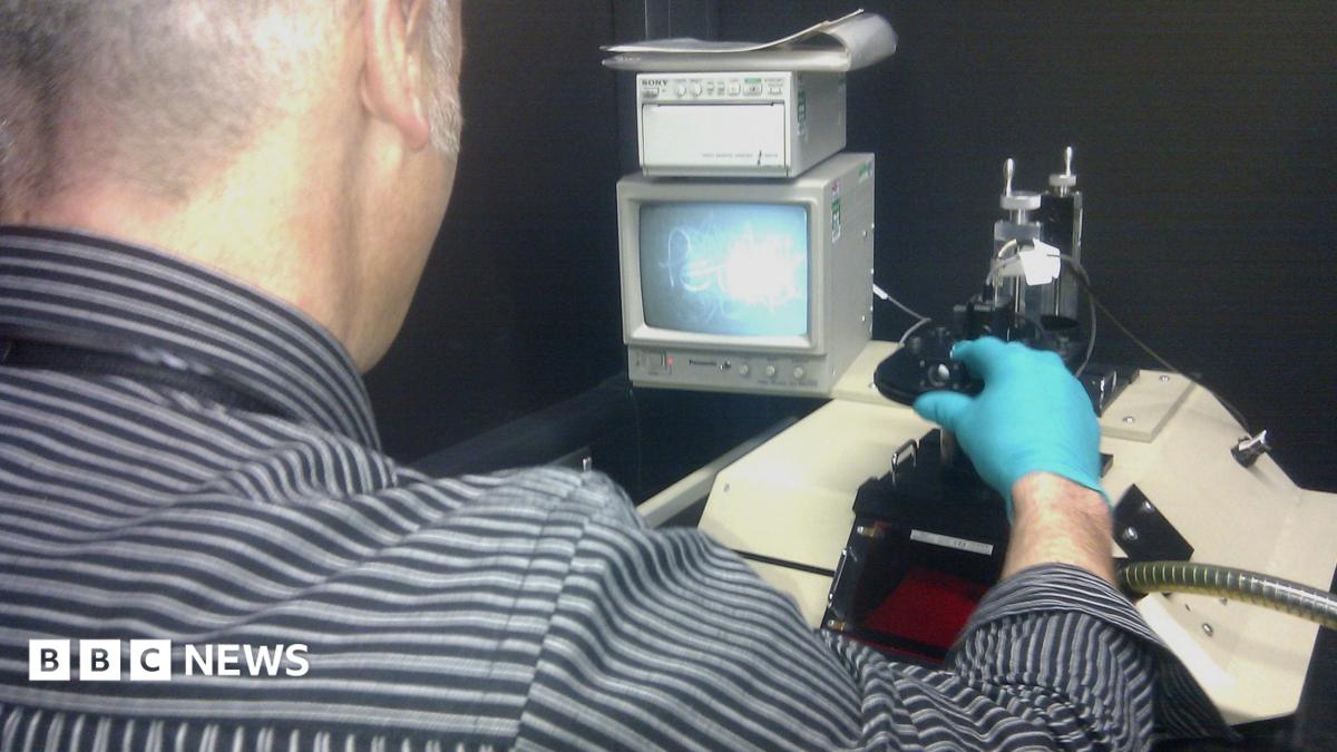 CSI-style lab 'vital' in Yorkshire and Humber crime fight - BBC News