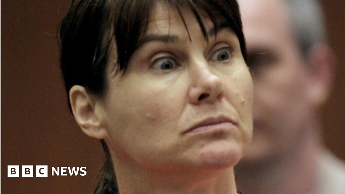 Ex-detective jailed for killing her love rival in 1986 - BBC News