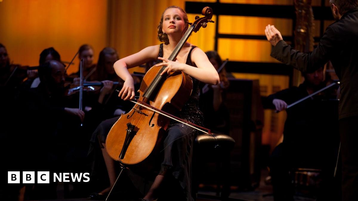Cellist wins BBC Young Musician prize - BBC News