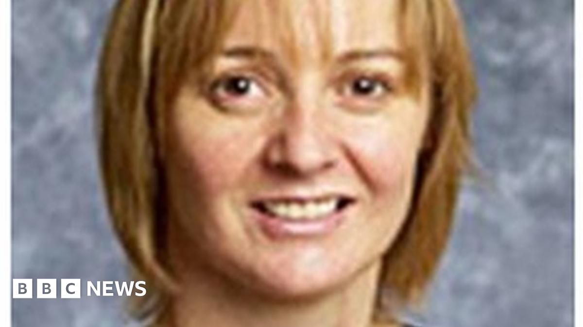 Sacked provost Liz MacDonald returns to post - BBC News