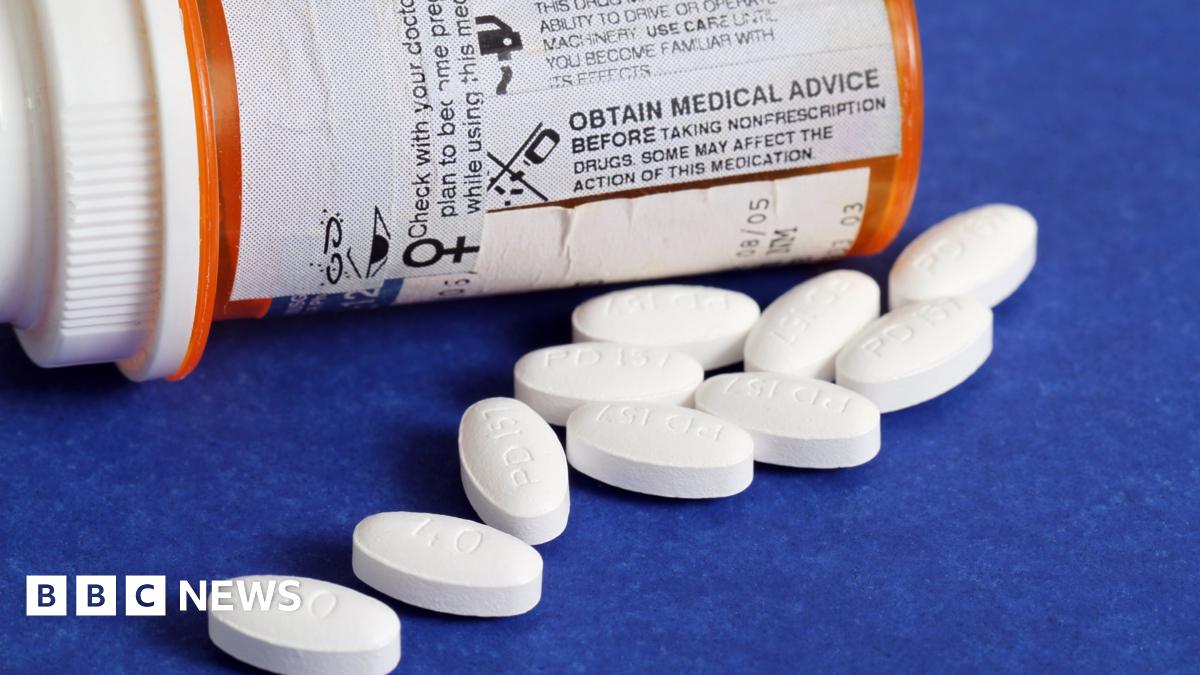 NHS 'should consider giving statins to healthy people' - BBC News