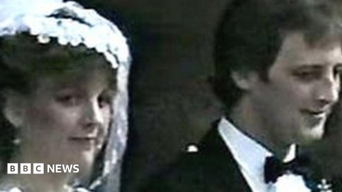 Arlene Fraser case: A wave - then a 14-year mystery - BBC News