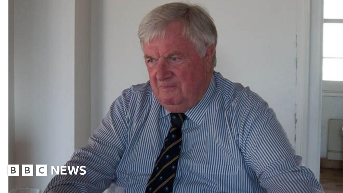 Ceefax founding editor Colin McIntyre dies at 85 - BBC News