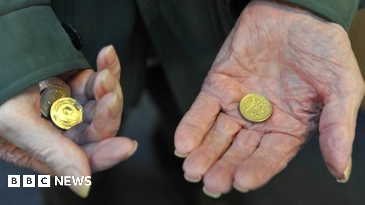 Manchester Poverty Commission meets for first time - BBC News