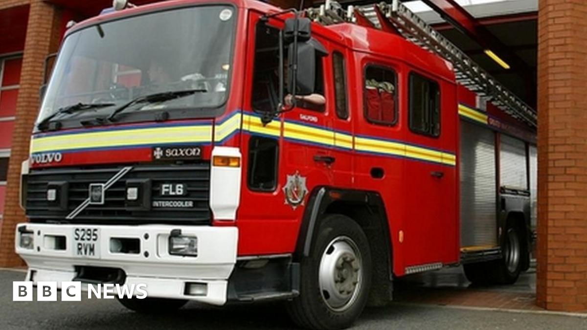 Boy, 7, dies following Kettering house fire - BBC News