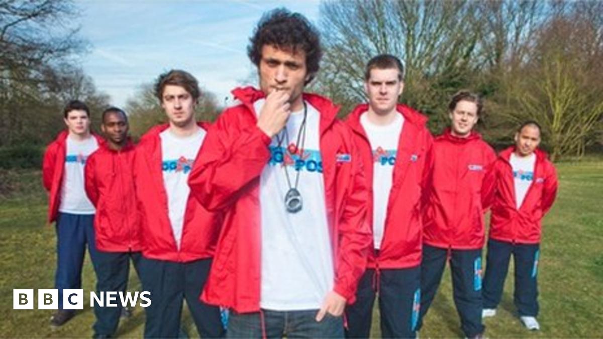 London 2012: Jogging couriers to help deliveries - BBC News