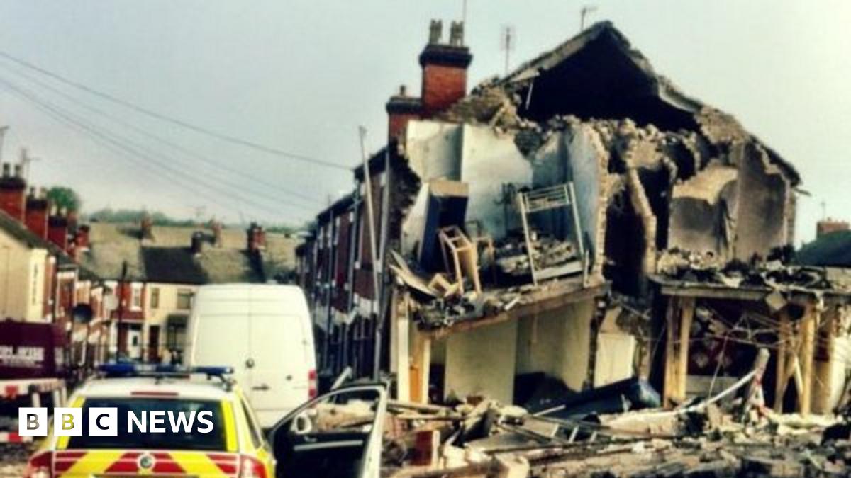 Stoke-on-Trent house collapses after explosion - BBC News