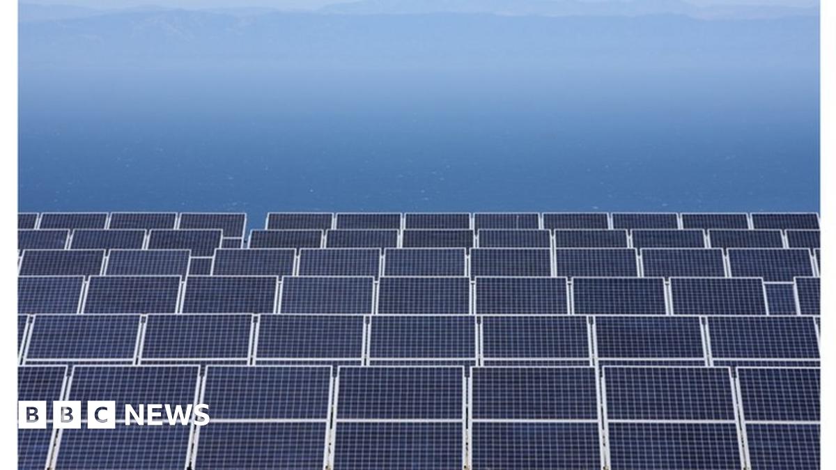 £20m Kronos solar park plan in Cosheston, Pembrokeshire - BBC News