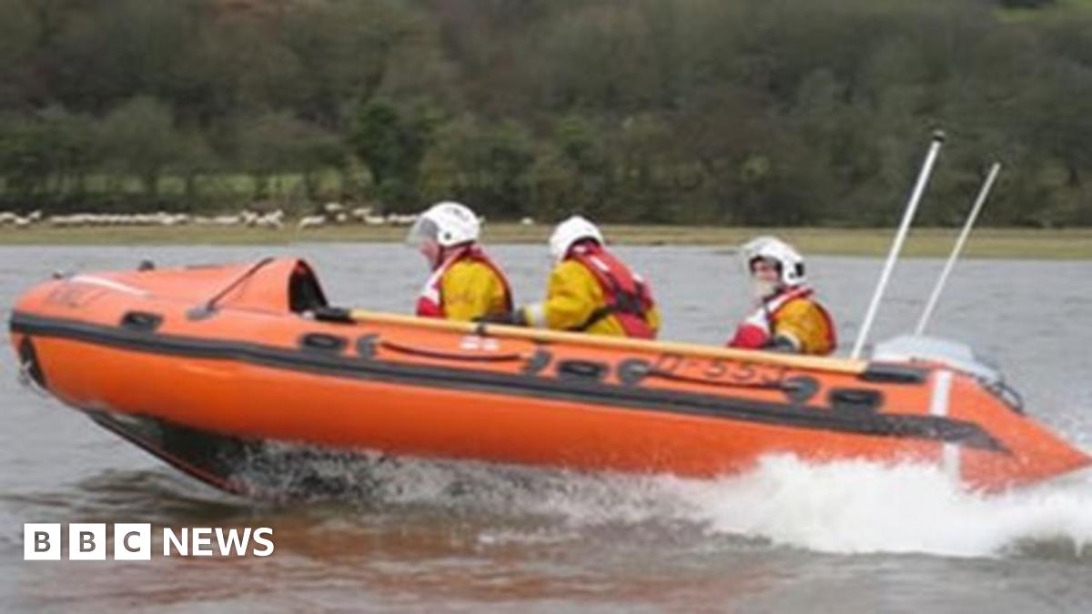 Duke of Kent honours crash death RNLI crewman John Robertson - BBC News
