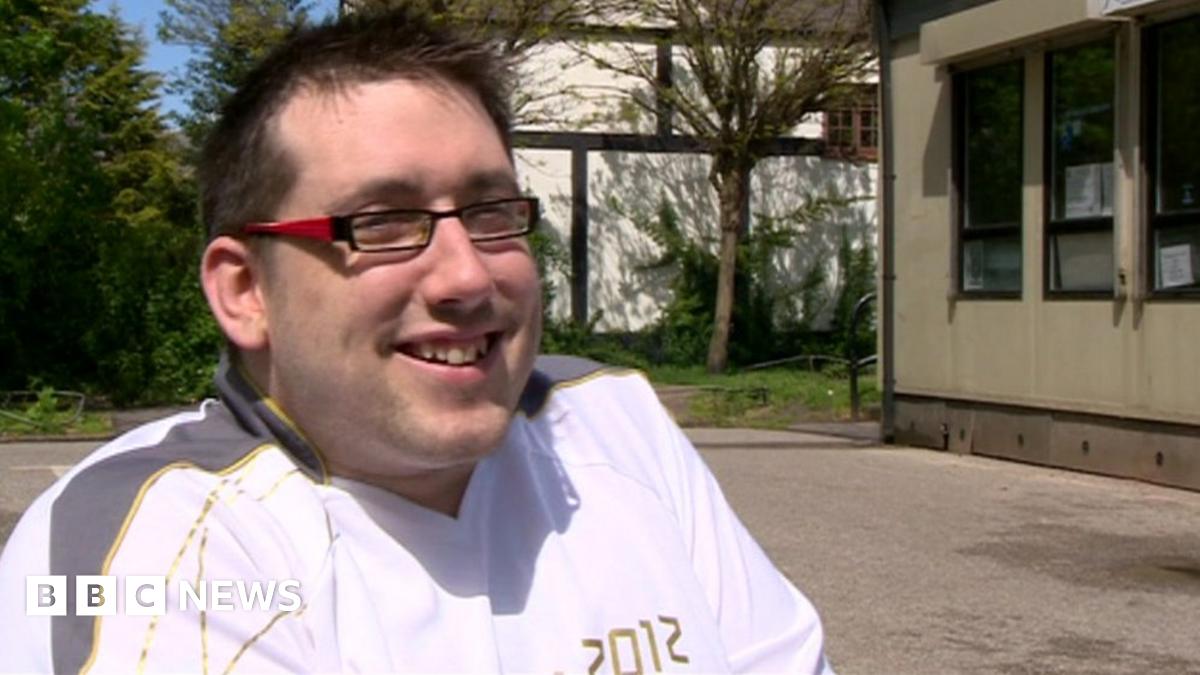 Olympic torch: Wheelchair sports coach on Saltney route - BBC News