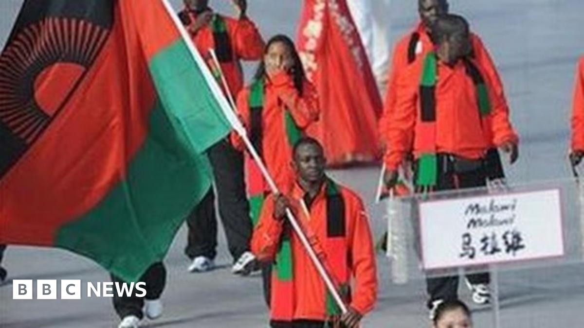 Malawi MPs vote to fly old rising sun flag - BBC News