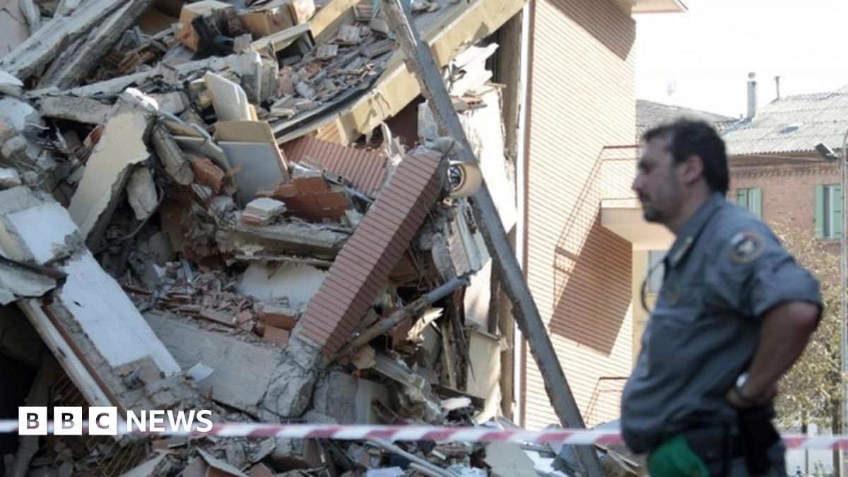 Quiet terror of earthquake victims - BBC News